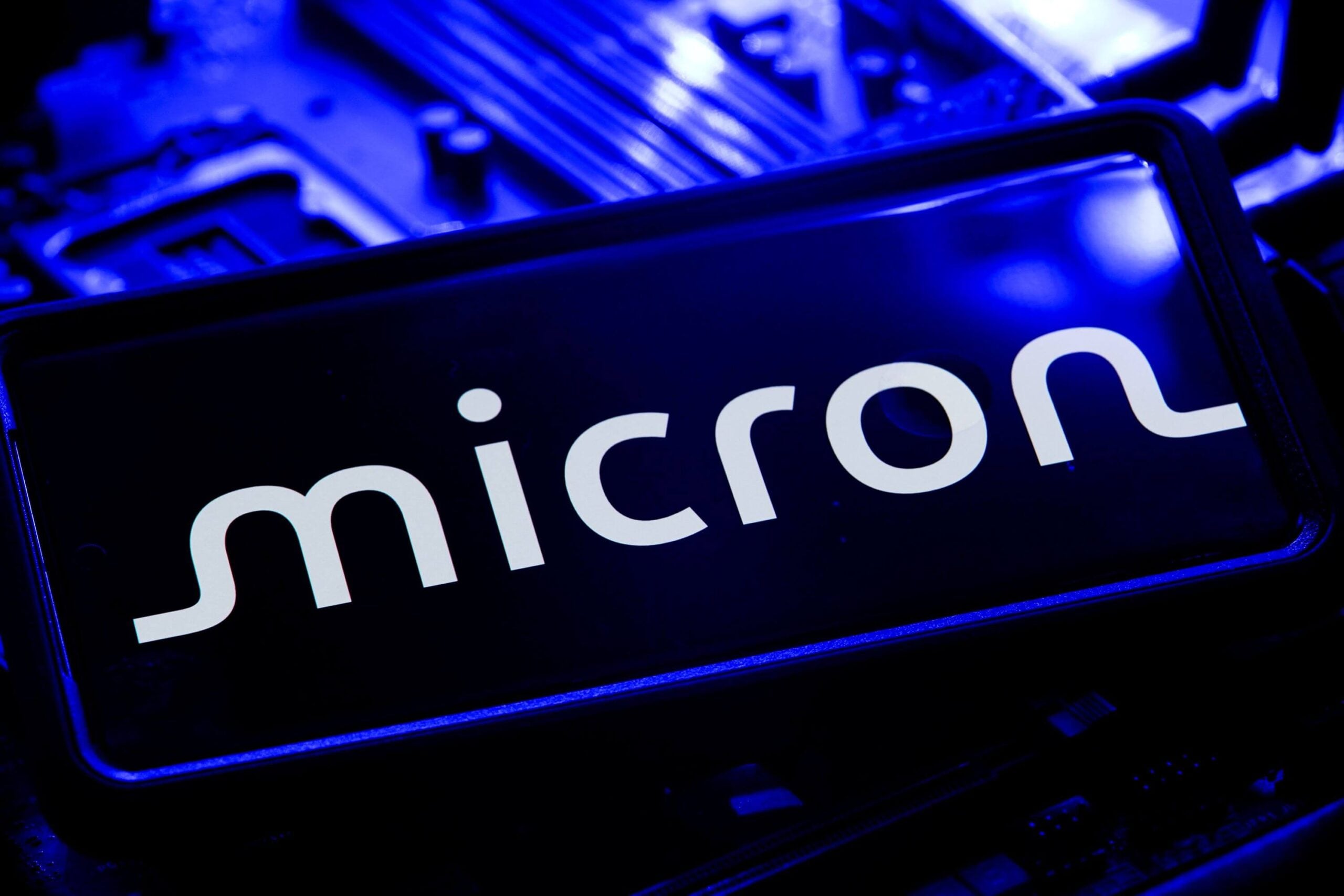 Micron and SanDisk: Comparing Two Memory Stocks for 2026 Growth ...